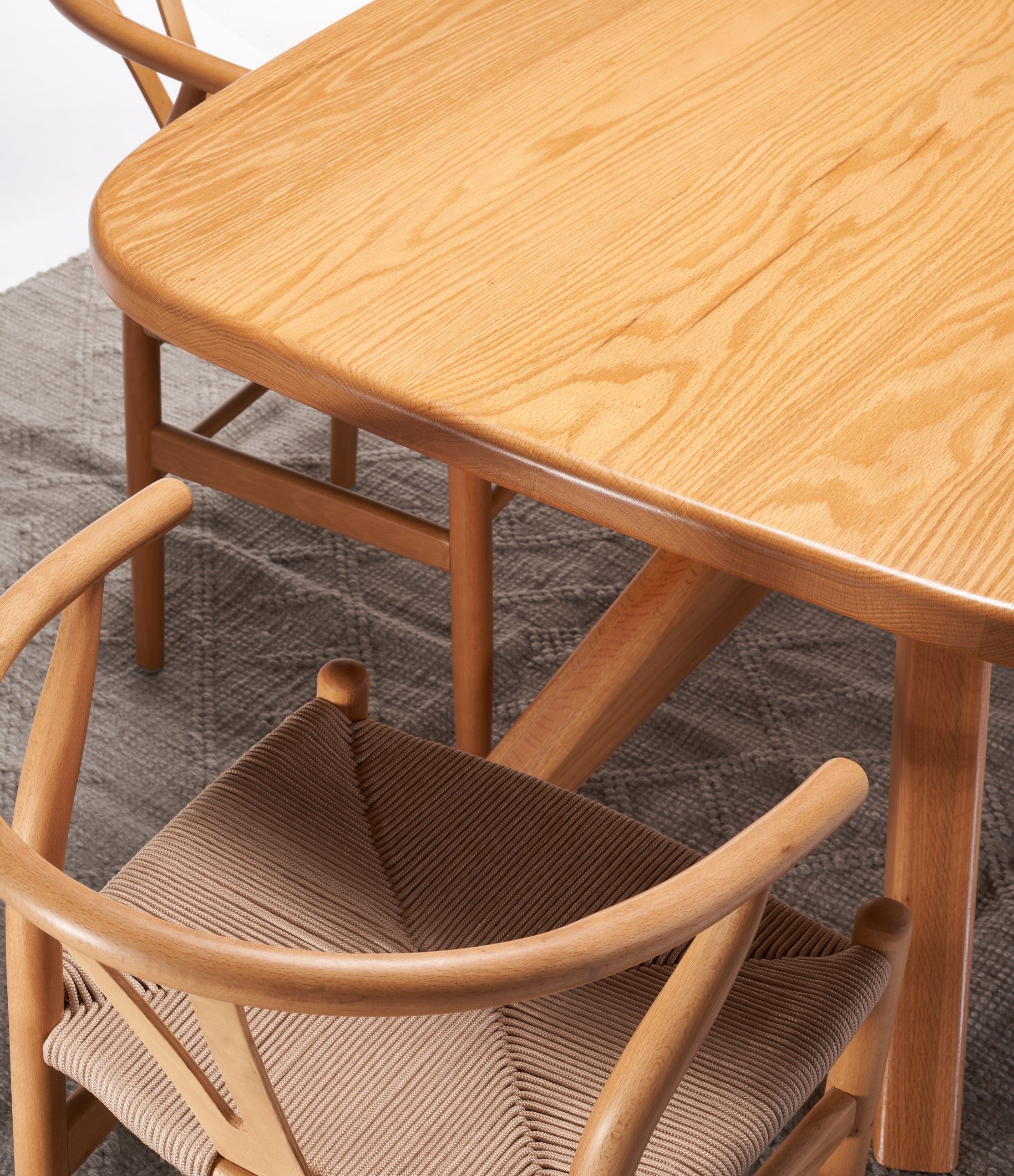 Vega Dining Table - Efreshli