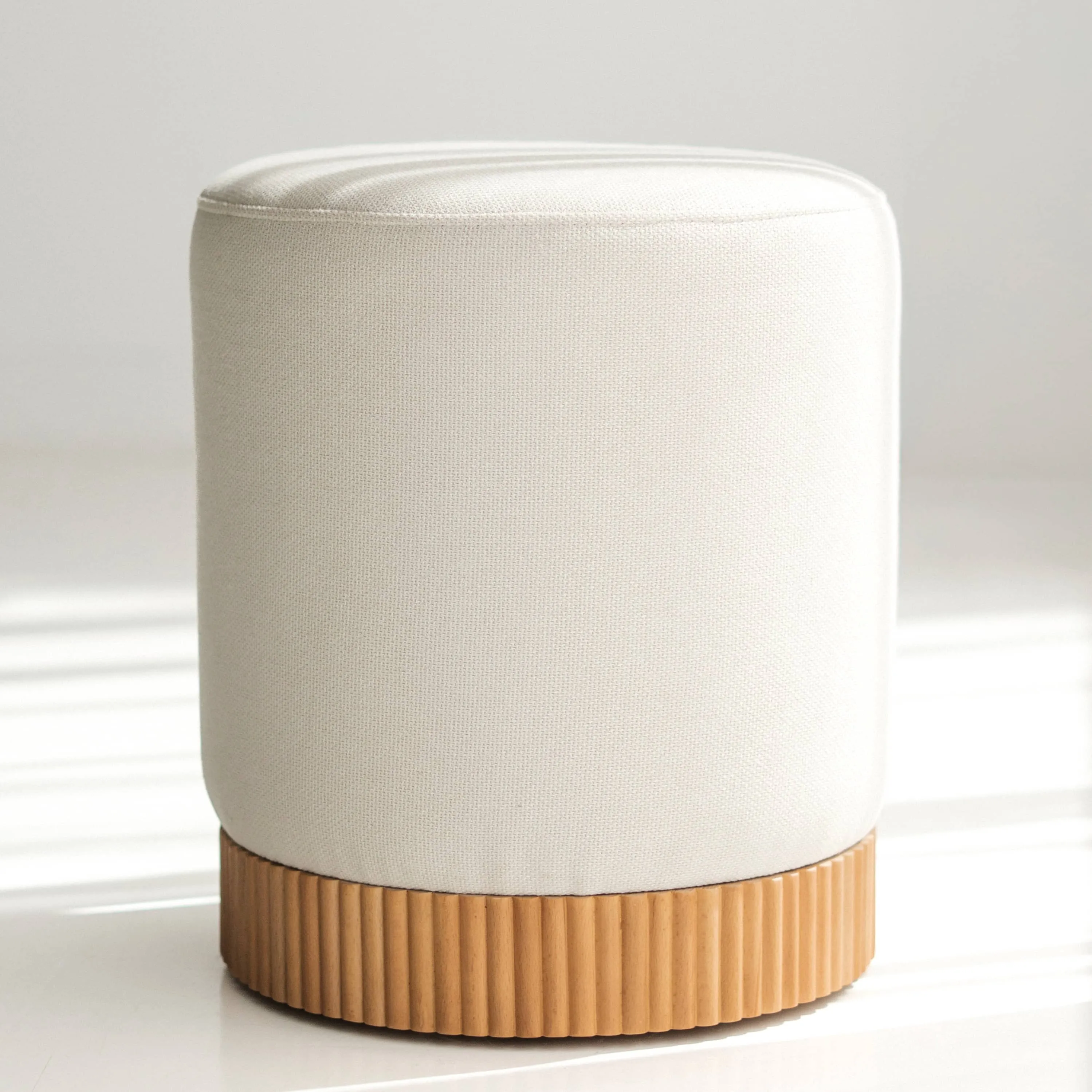 Fluted Pouf - Beech Wood Base & Linen Upholstery - Efreshli