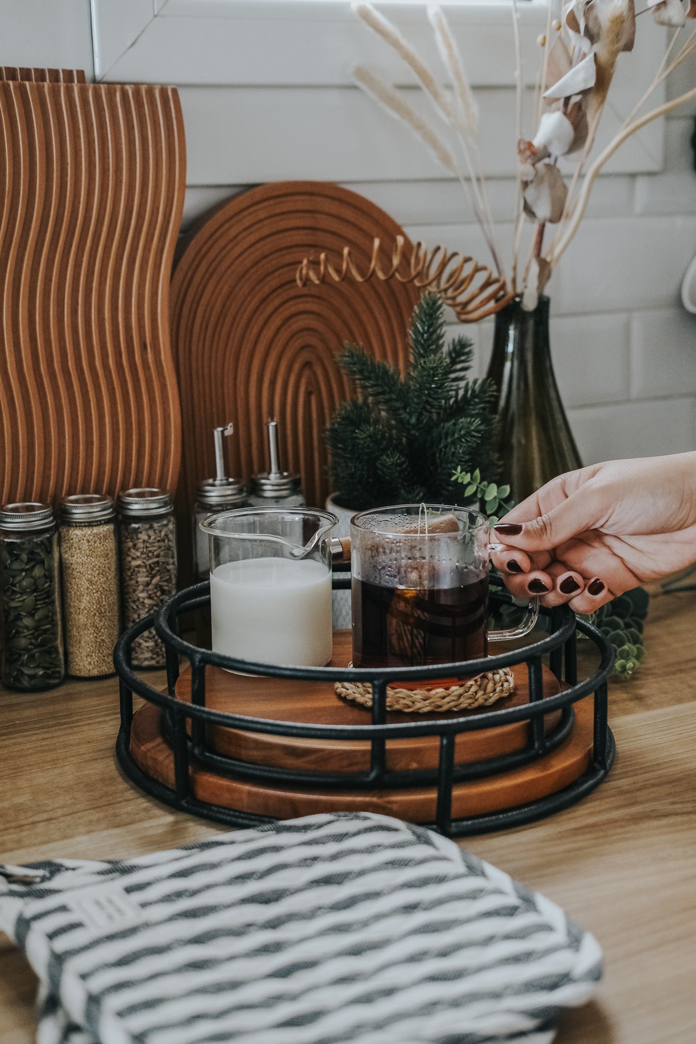 Artisan Bordered Round Trays - Efreshli