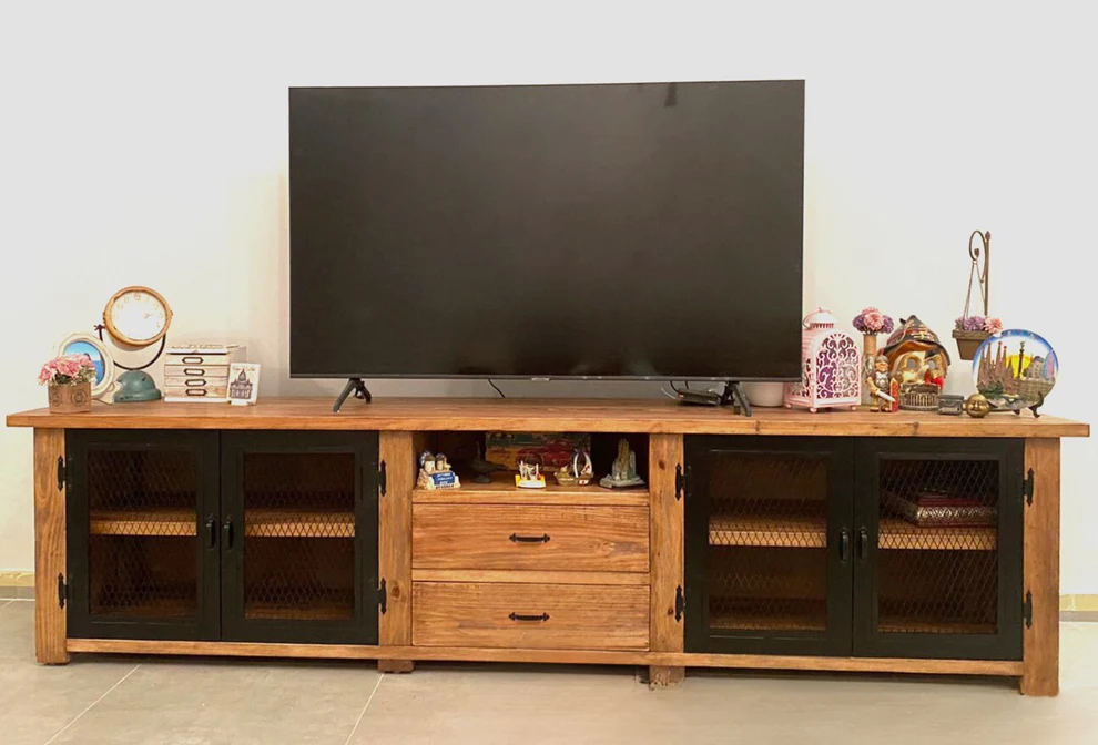 Metal Leaves TV Unit With Glass Doors & Spacious Top - Efreshli