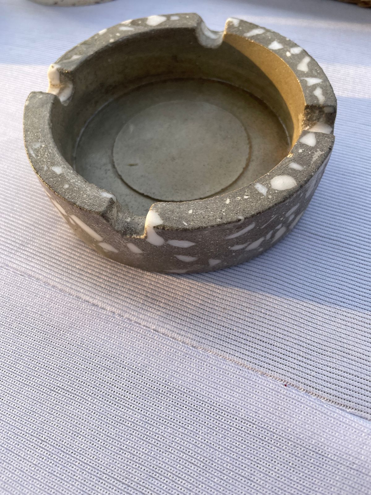 Round Ashtrays - Efreshli